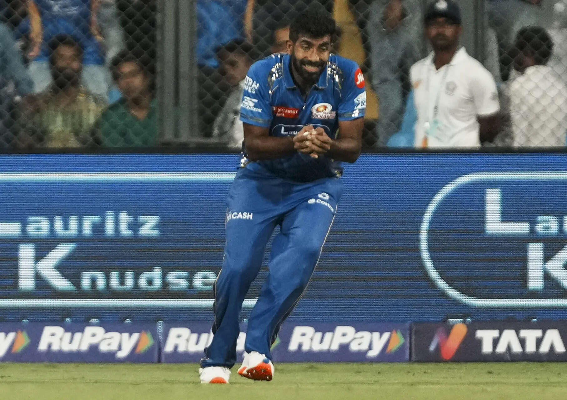 Jasprit Bumrah Reaches 300 T20 Wickets in IPL 2023 Clash vs Sunrisers Hyderabad