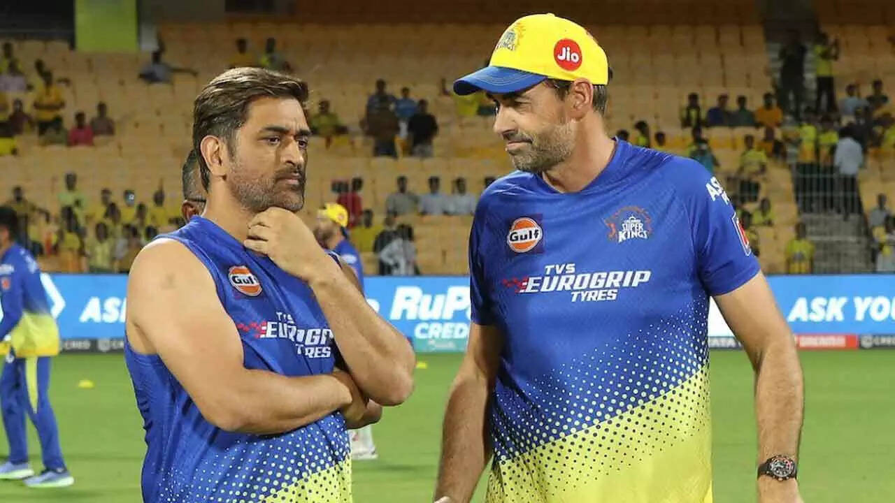 MS Dhoni Takes Over CSK Captaincy in IPL 2025 After Ruturaj Gaikwad's Injury