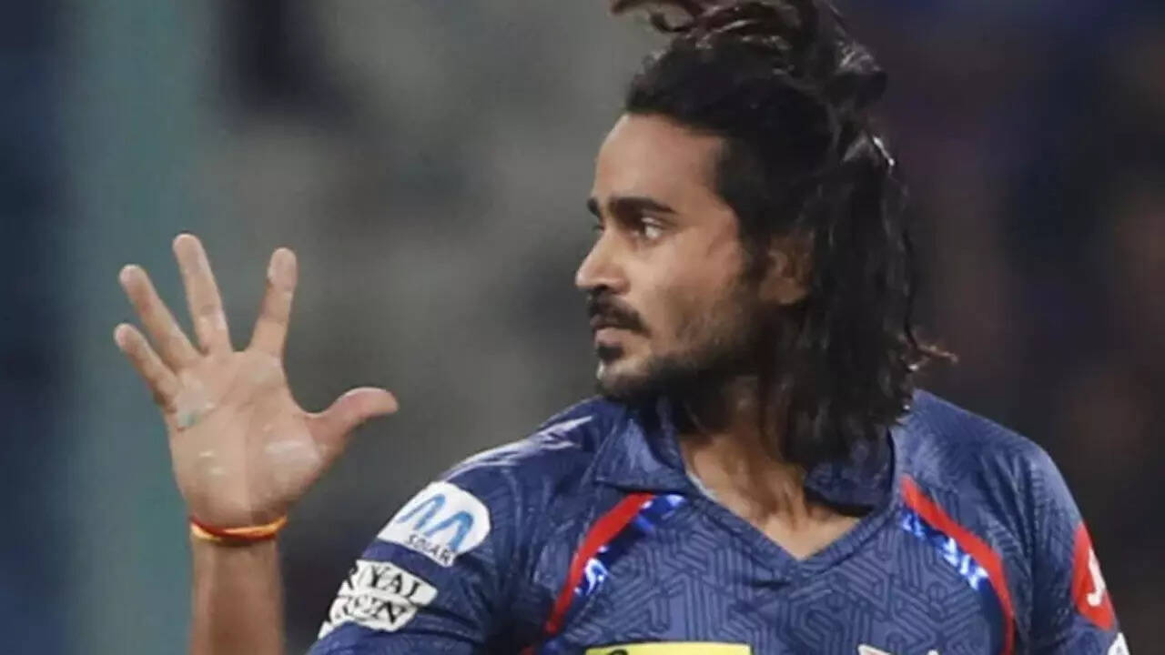 Digvesh Rathi Takes 5 Wickets in 5 Balls in Local T20; Sanjiv Goenka Reacts